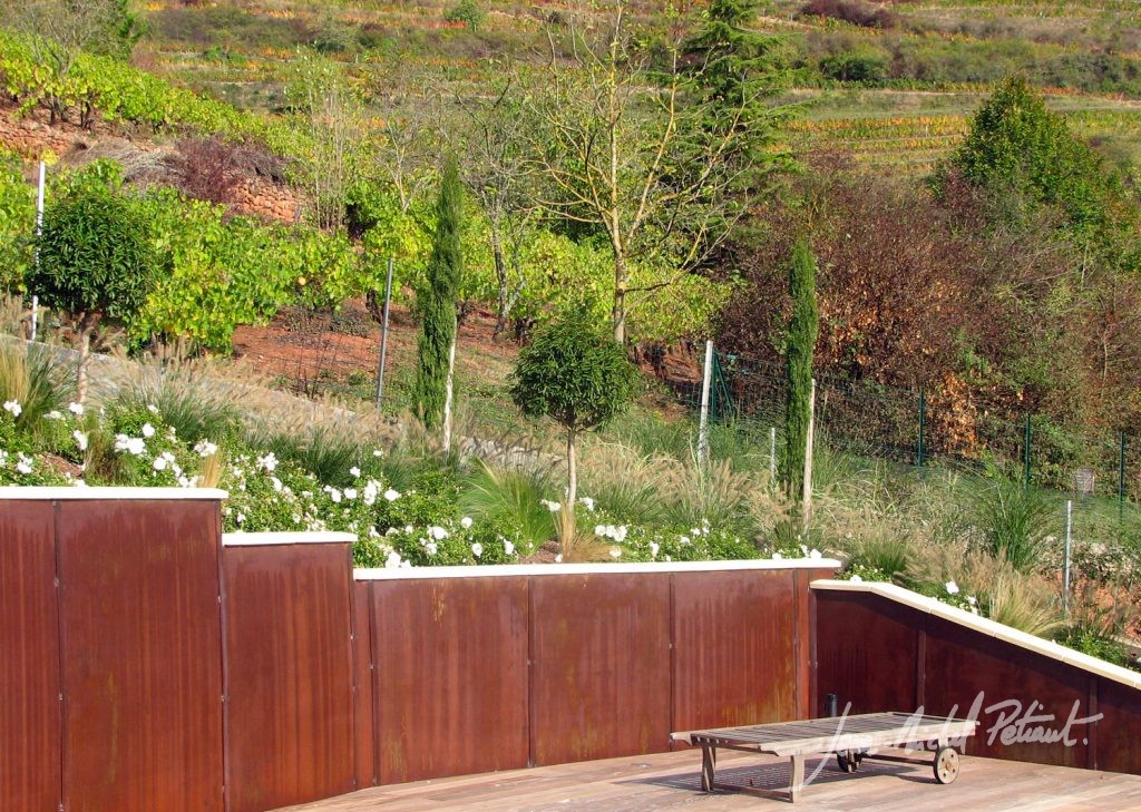 Mur en acier Corten - JM petiaut paysagiste - JM Petiaut Paysagiste